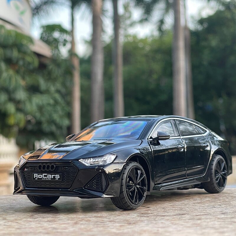 Коллекционная масштабная модель Audi RS7 1:24 (металл, свет, звук)