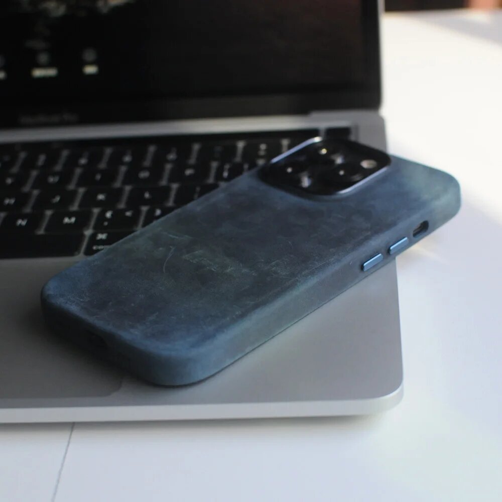 Серый кожаный чехол YMW для iPhone 16 Pro Max