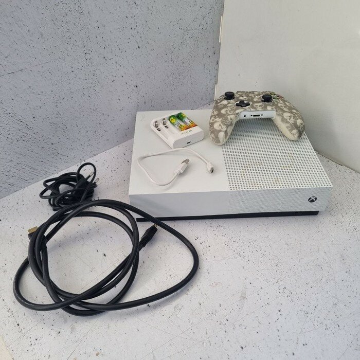 Игровая приставка Microsoft Xbox One S 1ТБ