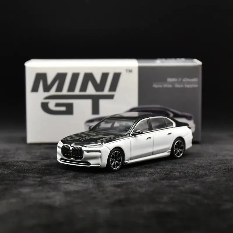 Коллекционная машинка MINI GT 1/64 #959 BMW i7 xDrive60 Alpine White / Black Sapphire