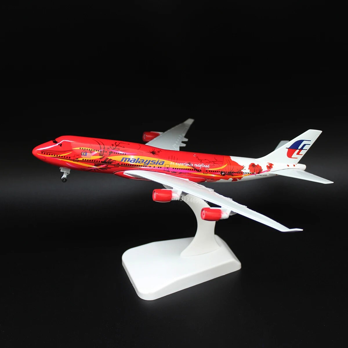 Металлическая модель самолёта SOCOA Boeing 747 Красный, 747 MY