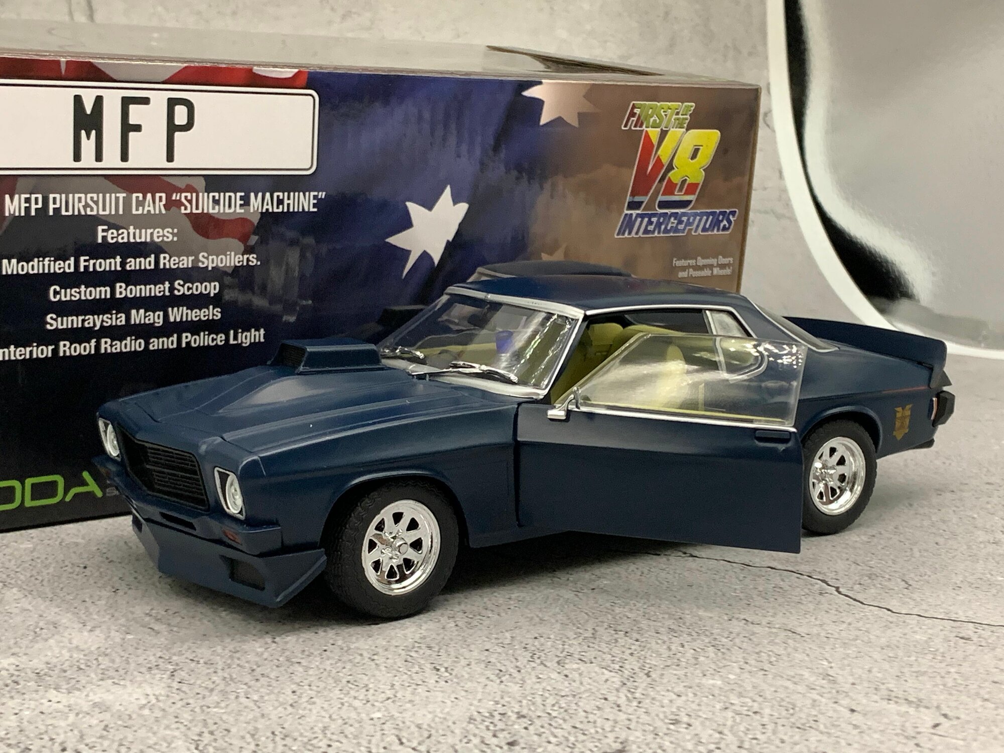 Модели автомобилей Green Light 1:24 из литого металла: коллекция <Крестный отец> с Cadillac, Ford Mustang и другими моделями