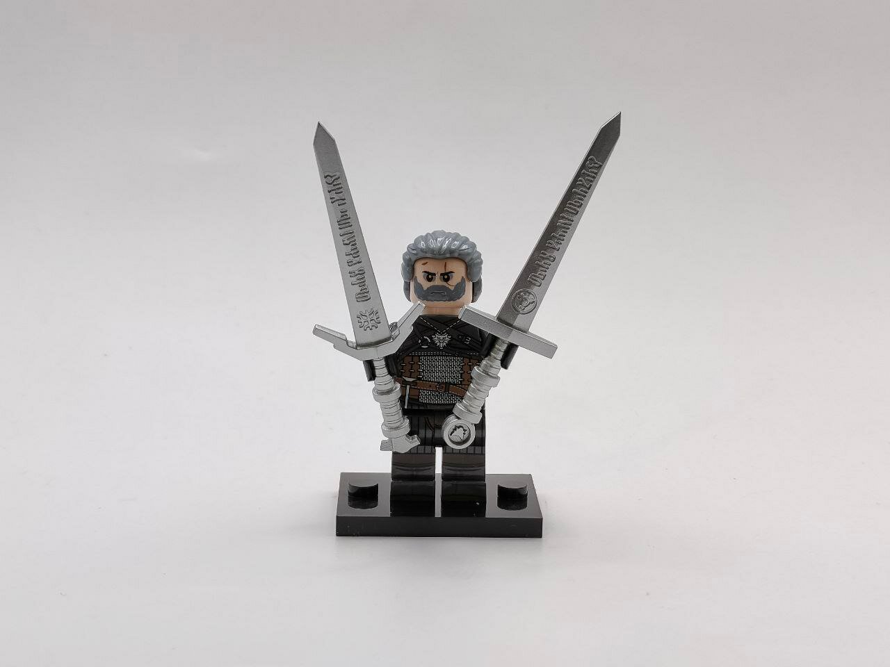 Минифигурка "Геральт"