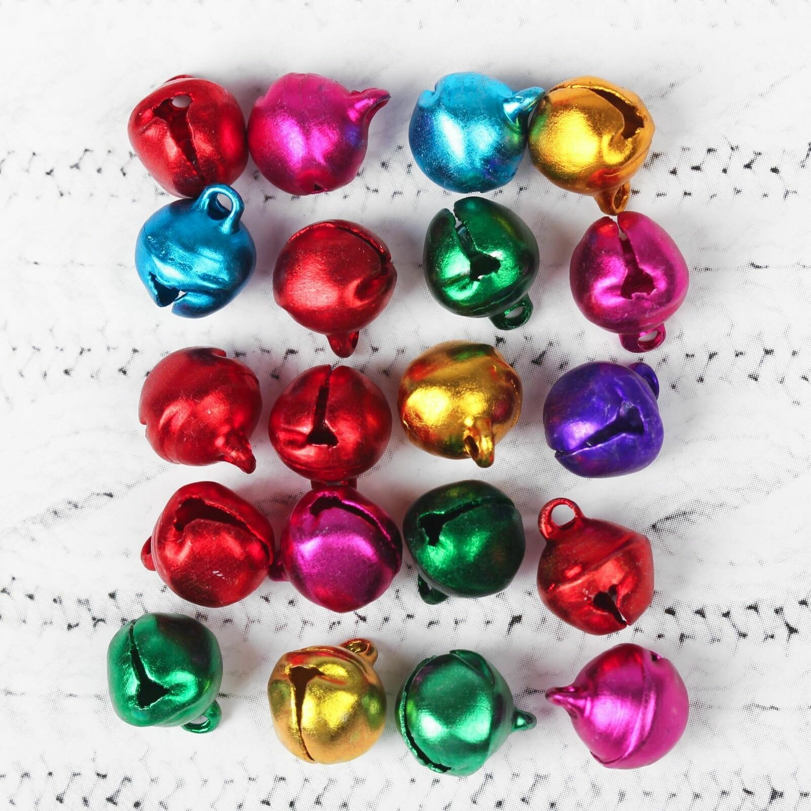 Бубенчики для рукоделия, набор 20 шт, размер 1 шт. 0.8 см