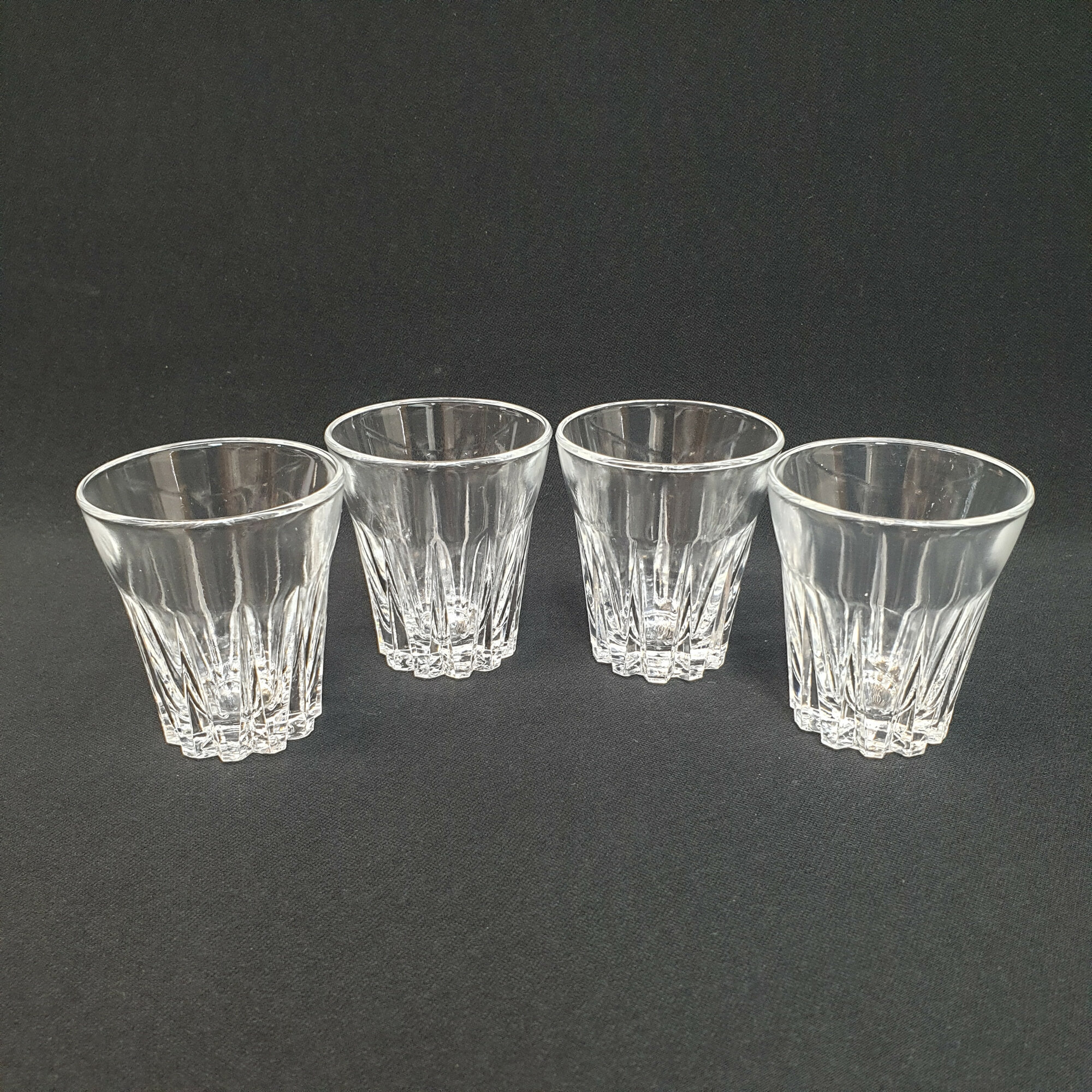 Винтажный набор стопок 4 шт 60 мл, стекло, СССР.