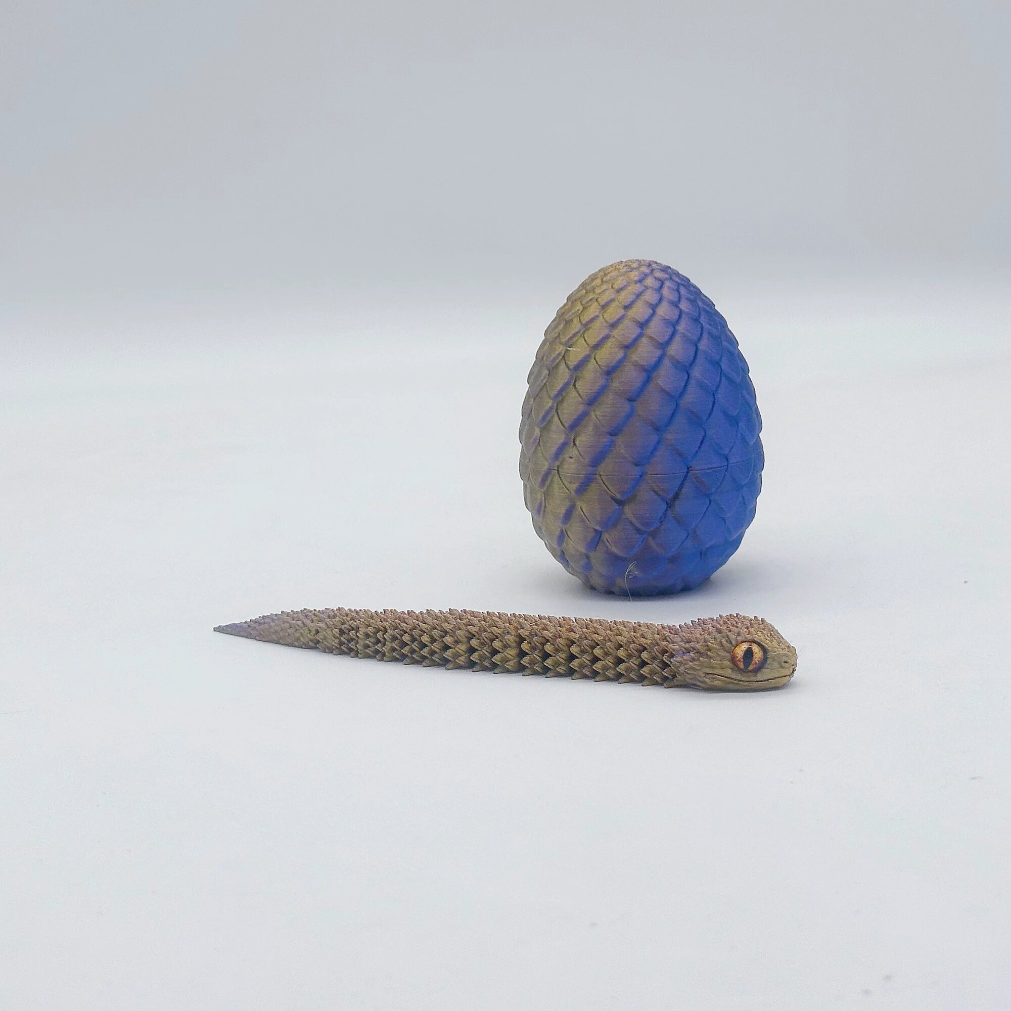 Коллекционная ручная работа Фиолетово-золотой 7,5 см яйцо и 13 см гадюка 3D модель для настольного декора