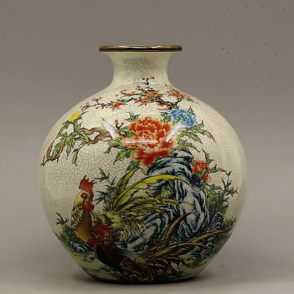 Ваза Qing Famille Rose Китайская традиция, фарфор, настольная, бежевая, 16 смВаза Qing Famille Rose Китайская традиция, фарфор, настольная, бежевая, 16 см