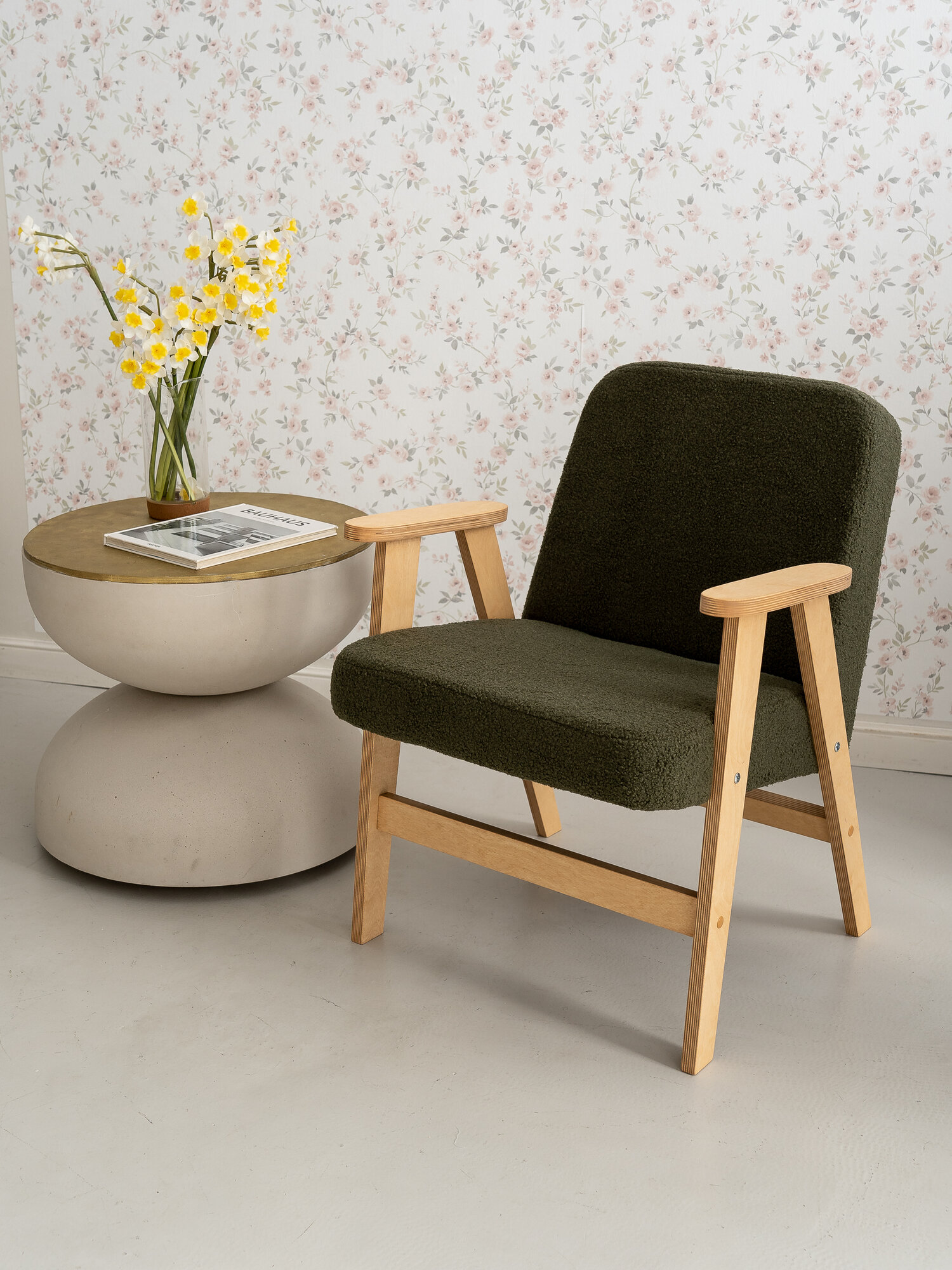 Кресло мягкое в гостиную, на кухню