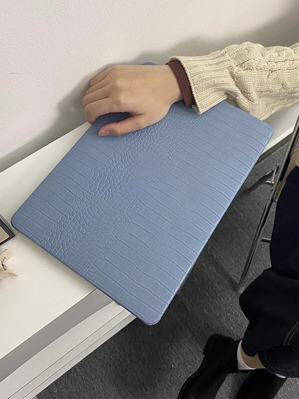 Чехол крокодиловая кожа накладка для ноутбука Huawei MateBook X Pro 2022 2023 (14.2дюйма) MRGF-X