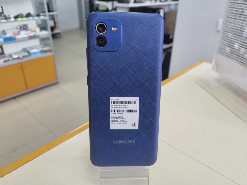 Смартфон Samsung Galaxy A03 4/64 ГБ RU, Dual nano SIM, синий, б/у