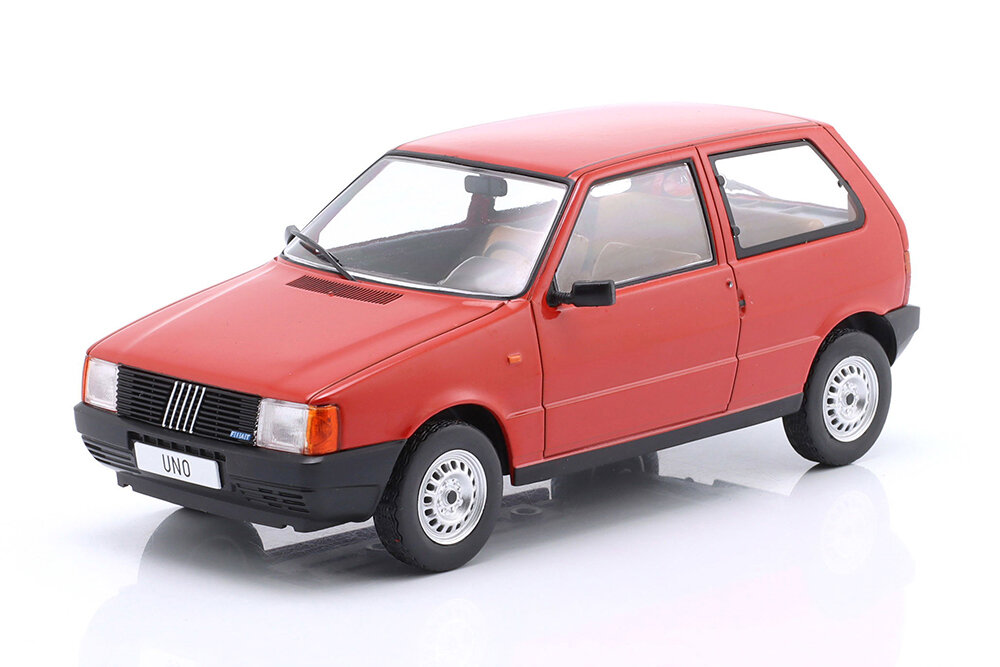 Модель коллекционная WHITEBOX Fiat uno 45 1983 red