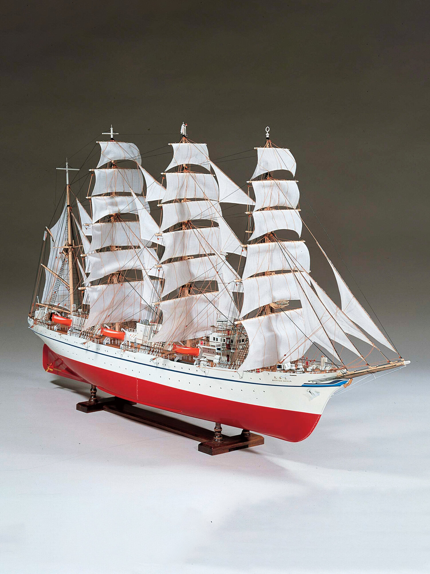Сборная модель корабля от Woody Joe, парусник Nippon Maru, 1390х319х752 мм, М.1:80