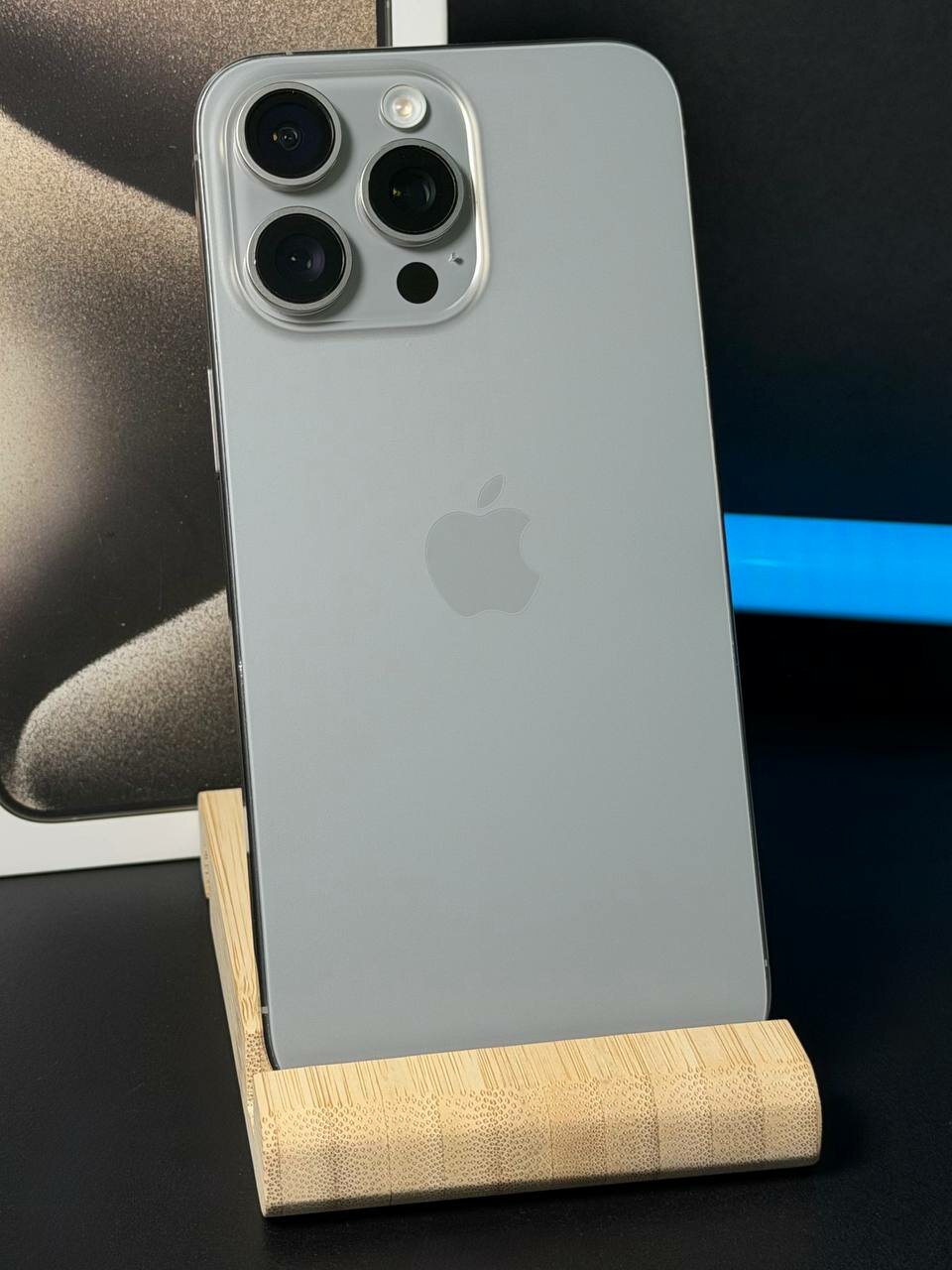 Смартфон Apple iPhone 15 Pro Max 256 ГБ, nano-SIM + eSIM, натуральный титан