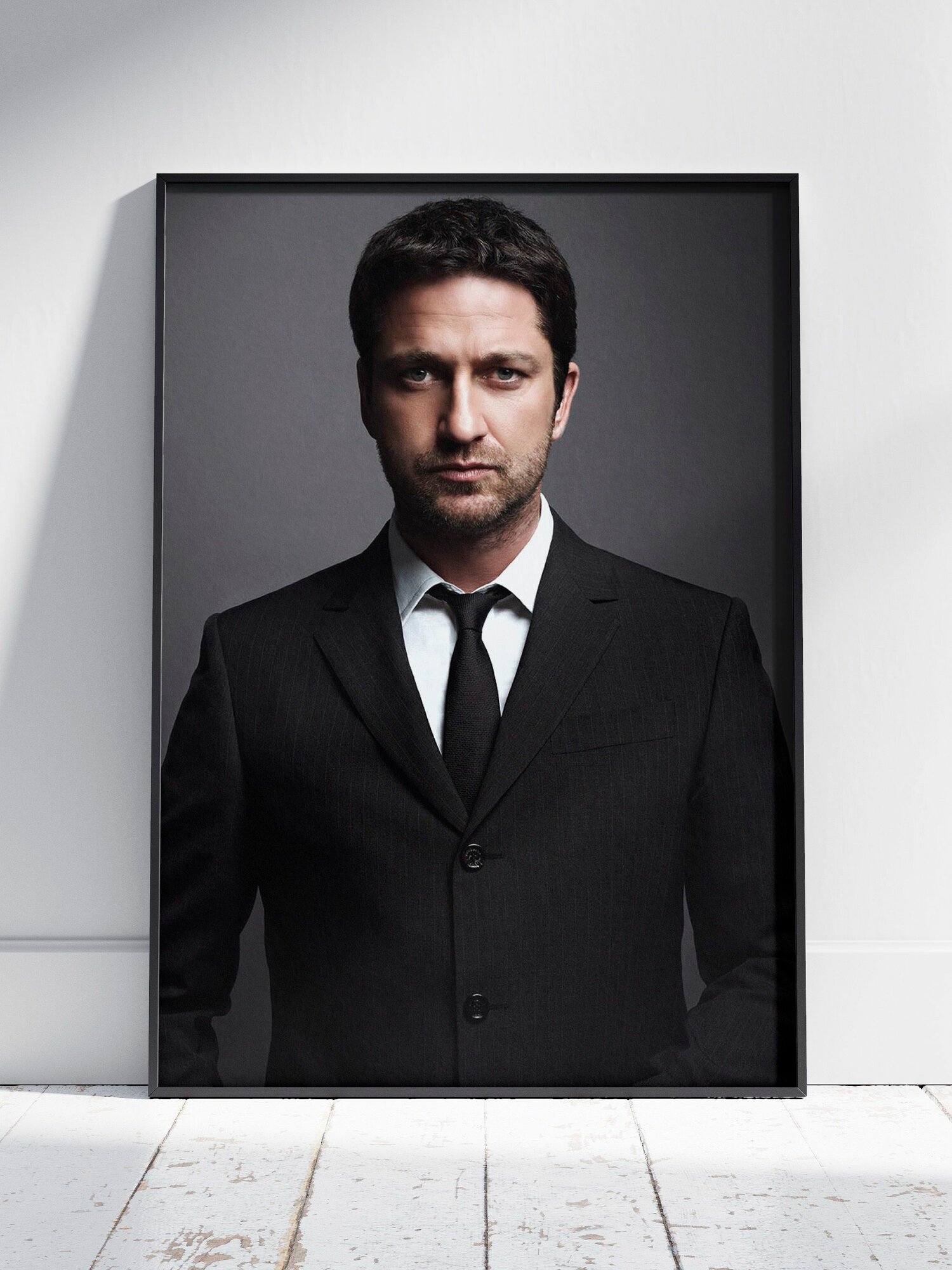 Плакат на стену для интерьера Джерард Батлер (Gerard Butler 18) - Постер по актеру фильма, кино, сериала формата A4 (21x30 см)