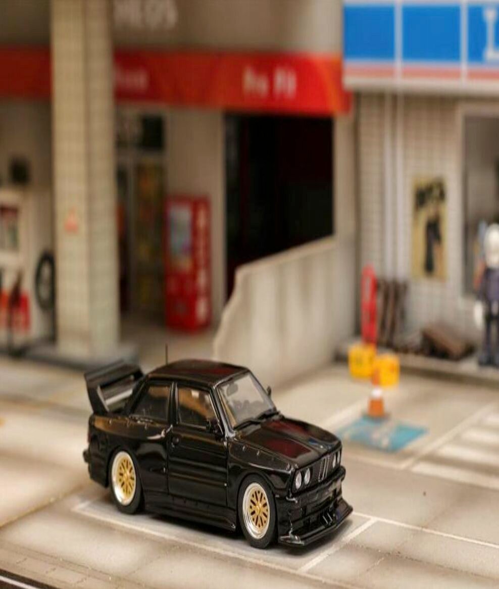Коллекционная машинка SW 1:64 BMW E30 M3 LTO Black