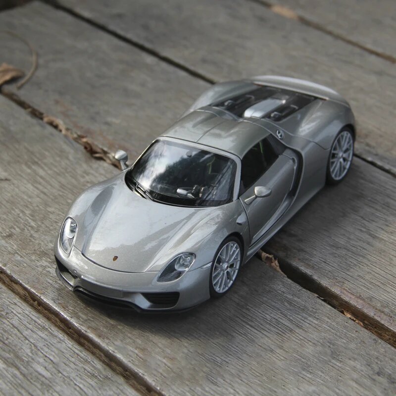 Модель Porsche 918 Spyder 1:24, цвет 918 Spyder
