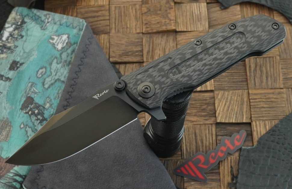 Складной нож Reate Knives 9D-V2, сталь CPM 154CM, DLC, рукоять карбон