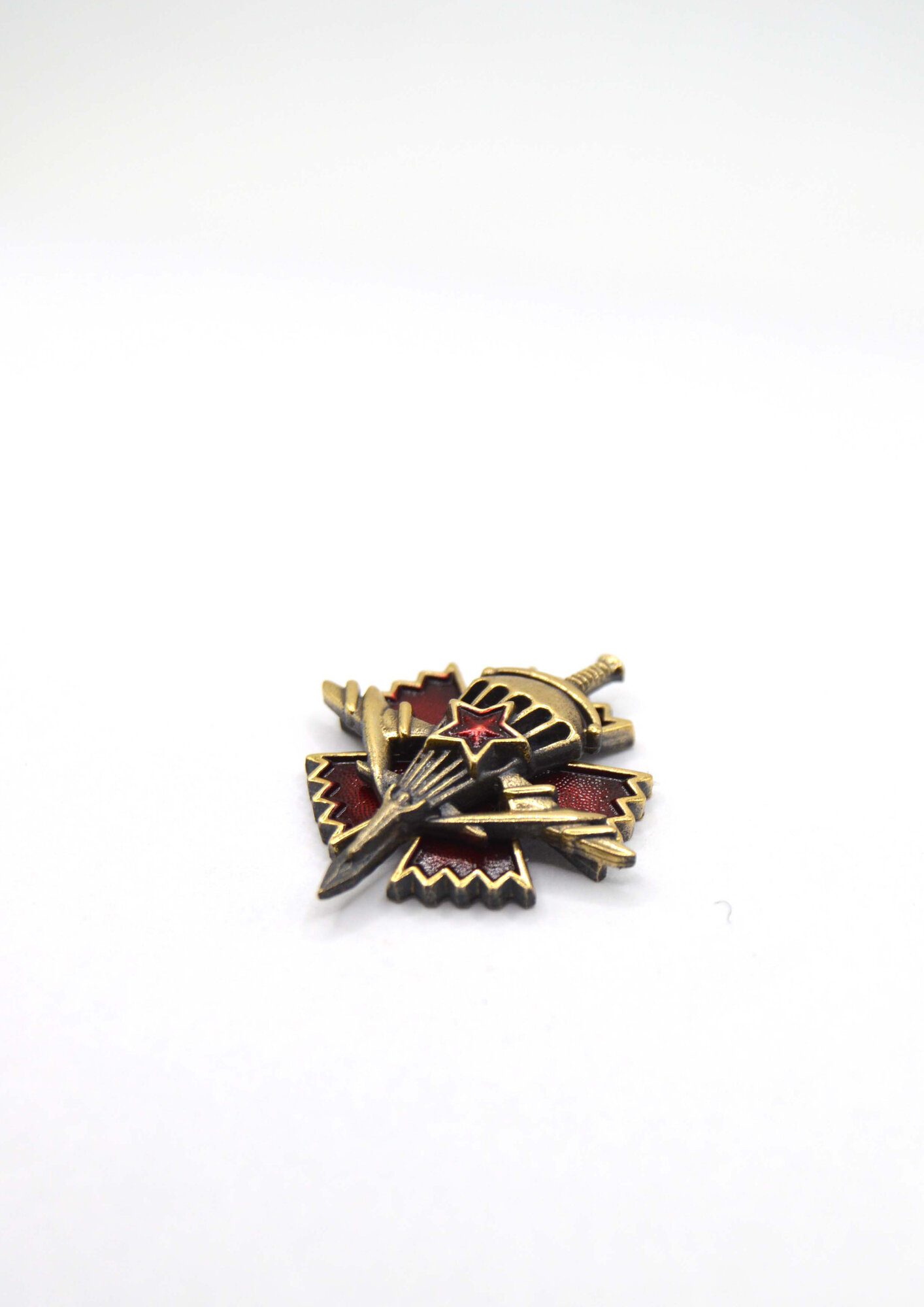 Знак ВДВ Выполнен из металлического сплава - латунь. Покрыт бесцветным лаком для предотвращения окисления — фото 1