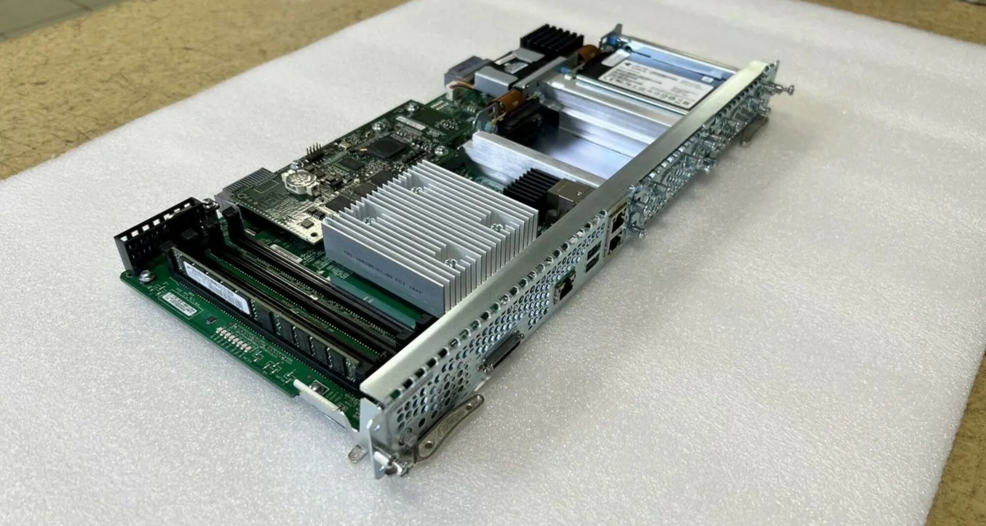 Модуль Cisco UCS-E1120D-M3/K9 — фото 1