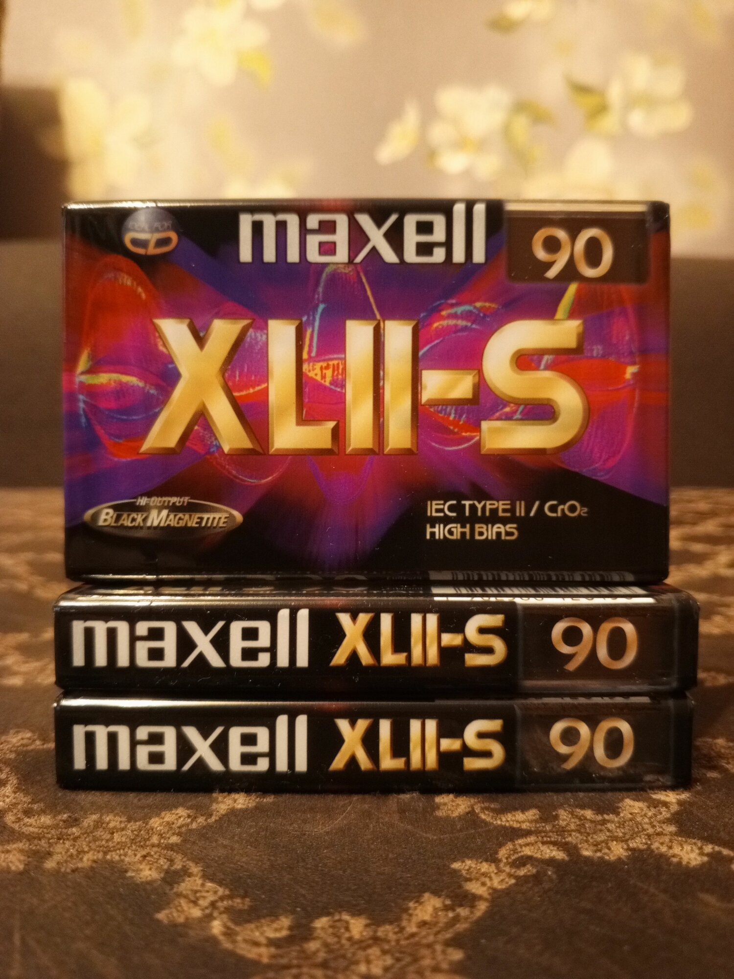 Аудиокассета Maxell XLII-S 90 chrom 1998 - 2001 г. в Англия Black Magnetite (1 шт, 90 мин)