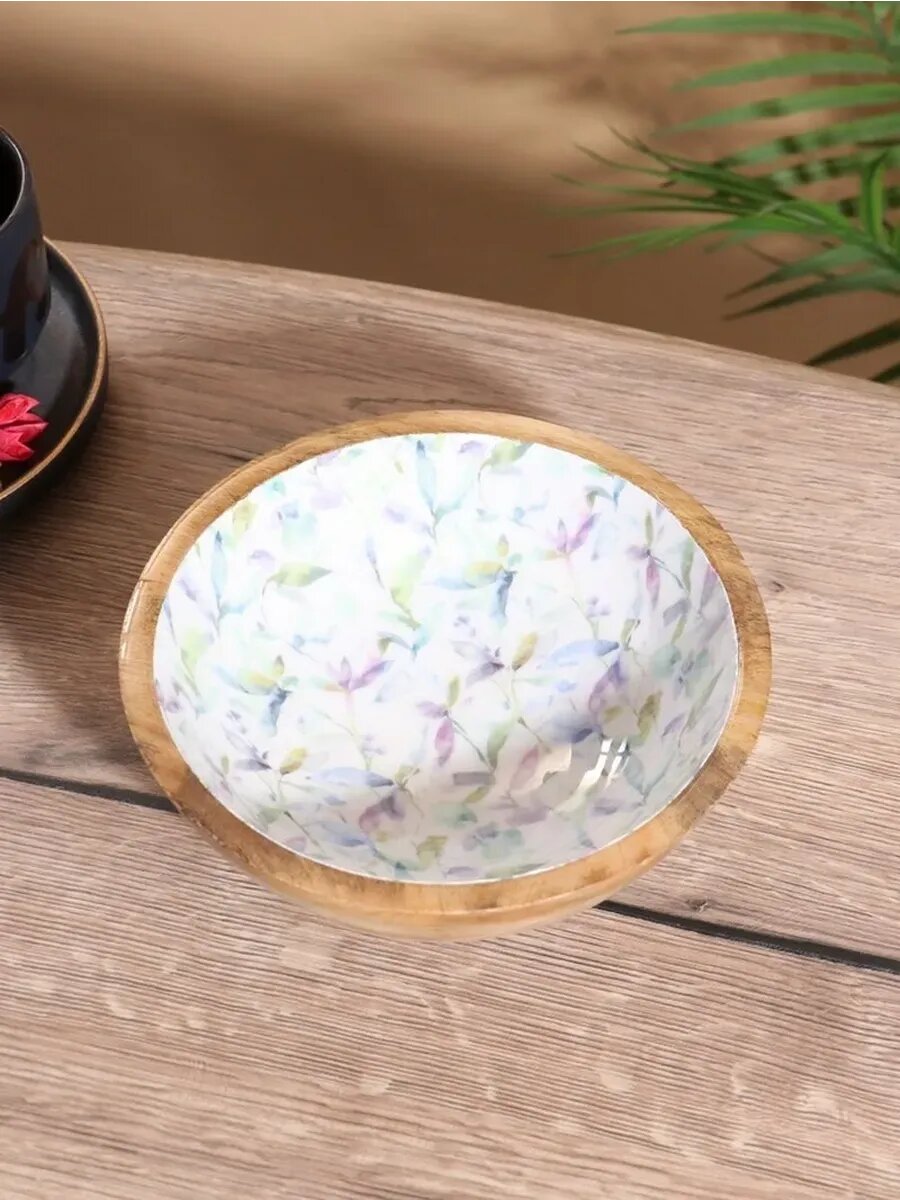Элегантная миска из манго с сиреневым оттенком