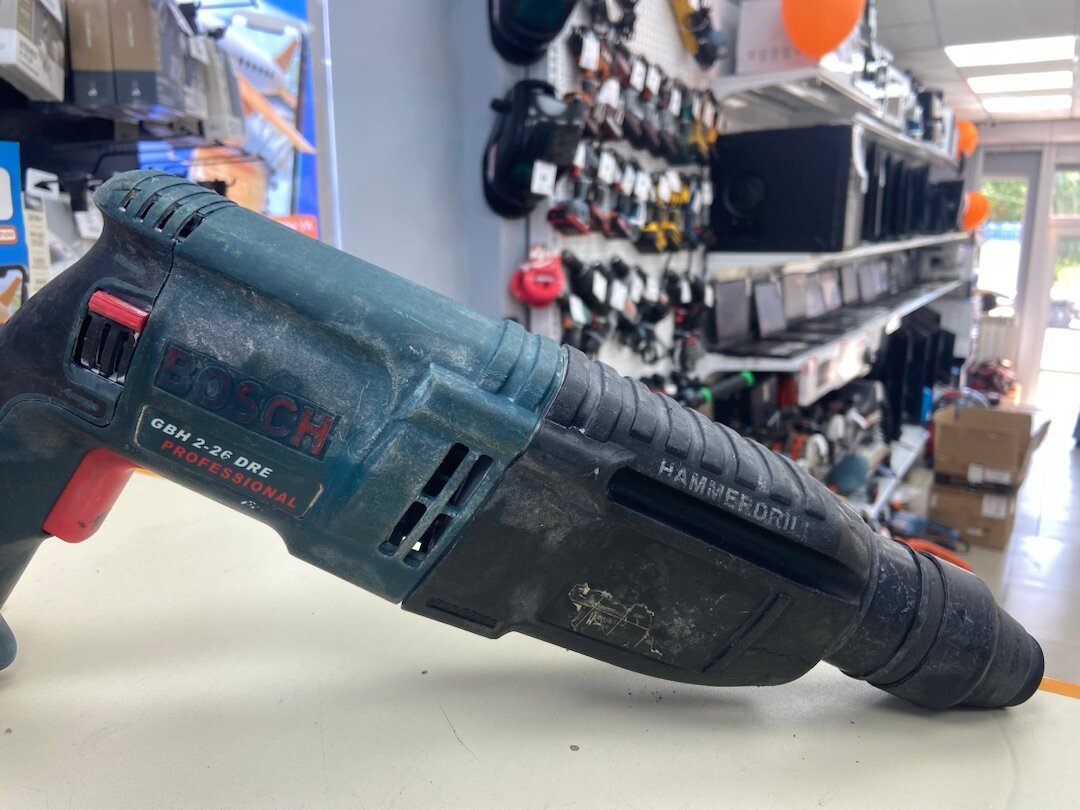 Перфоратор Bosch GBH 2-26 DRE Professional патрон: уд:2.7Дж 800Вт. Б/У, Уценка