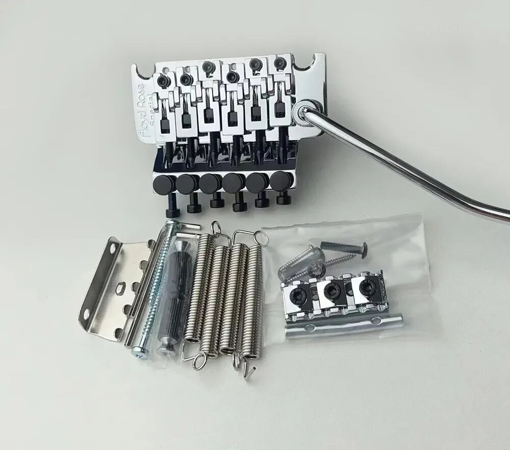 Электрогитара Floyd Rose Special с системой тремоло и креплением бриджа. Порожек 42 / 43 мм. Длина блока 34 мм