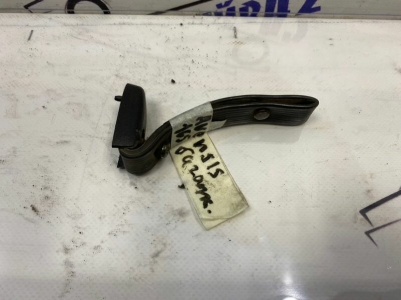 Ручка открывания багажника Toyota Avensis 1999 7465020010 AT220L 4AFE (с пробегом)
