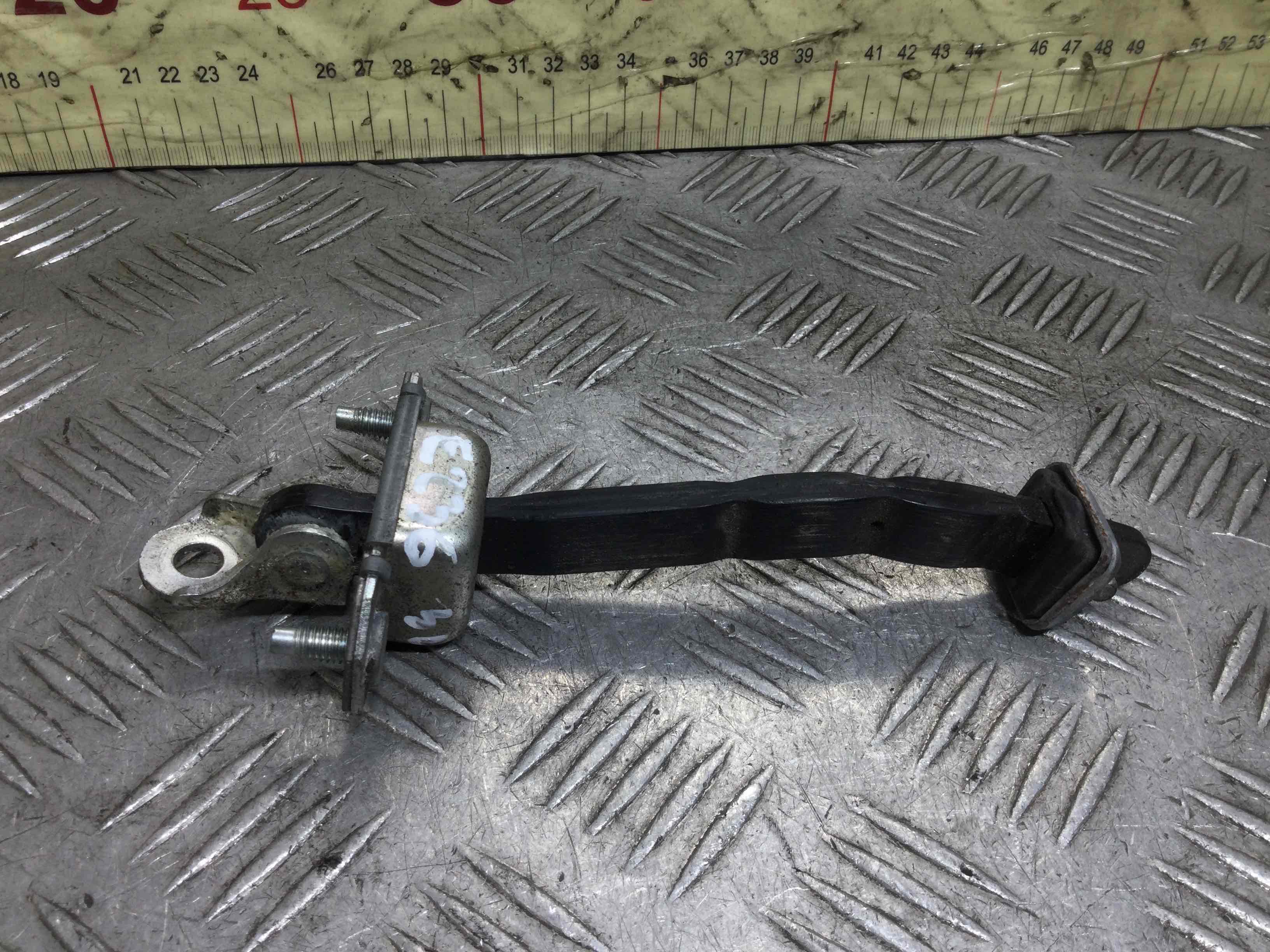 Б/У Ограничитель открывания двери задней Subaru Forester SJ (2012-2015) 2014 г.