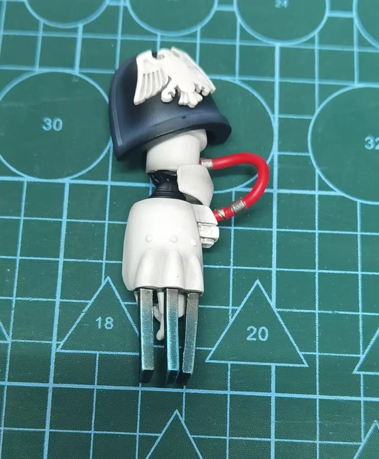 Фигурка JOYTOY Warhammer 40K 1/18 Мастер-капитан Гвардии Равен Кайван Шрайк Toy Accessory 2
