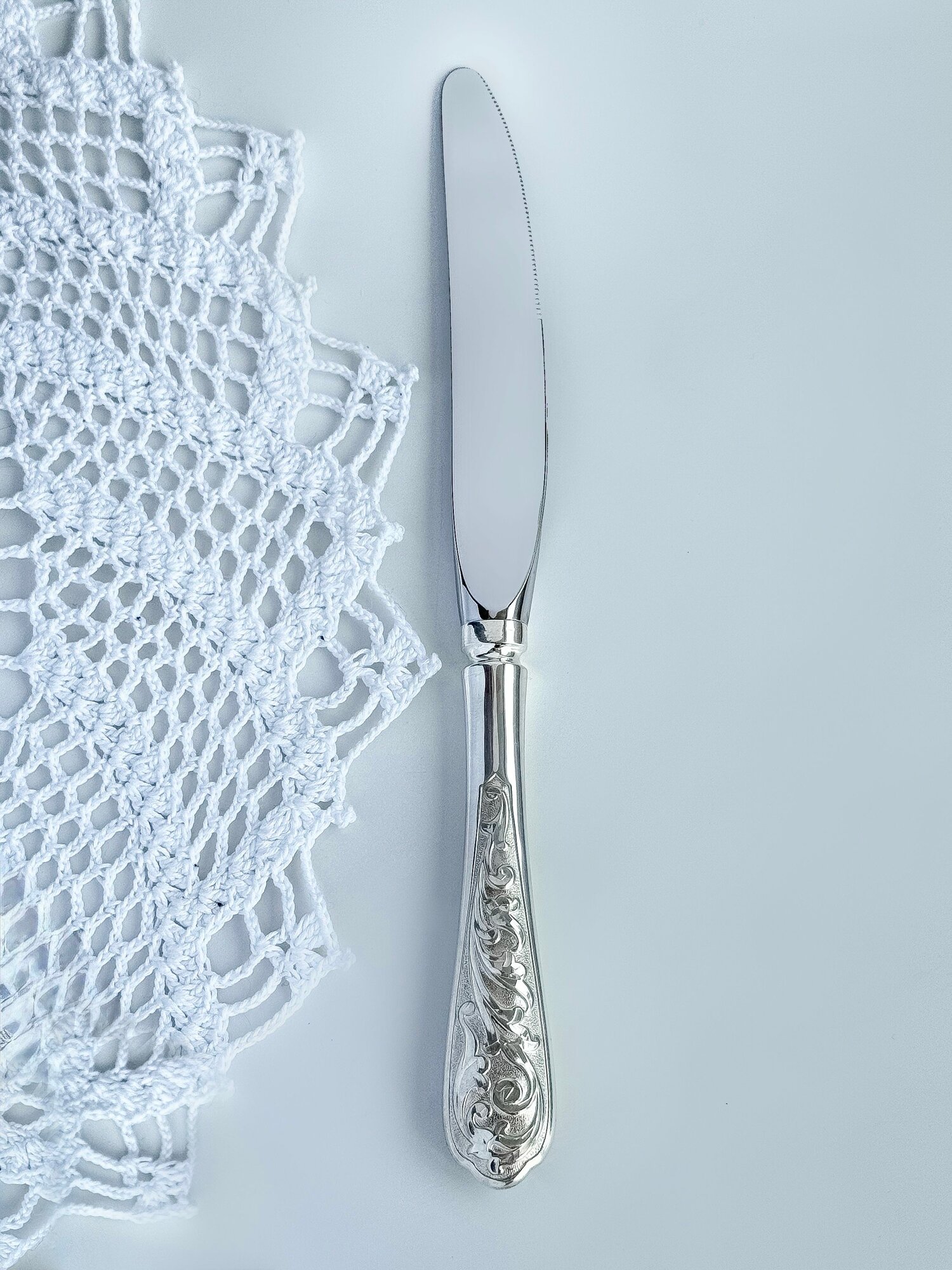 Тутта Серебряный десертный нож 925 проба, столовое серебро кубачи в подарочном футляре