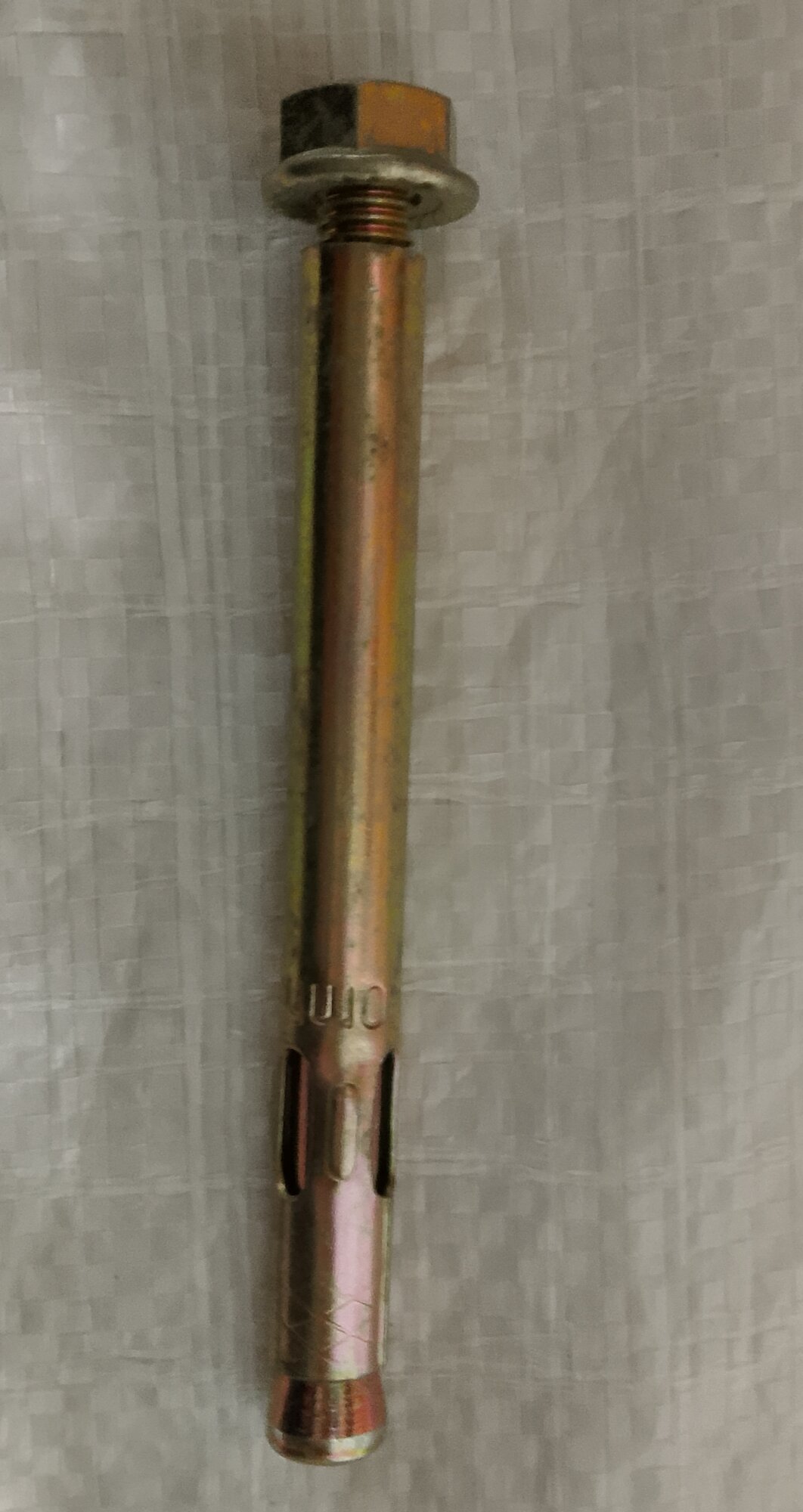 Анкер - болт с гайкой Ø 10 х 100 мм в комплекте 11 штук.