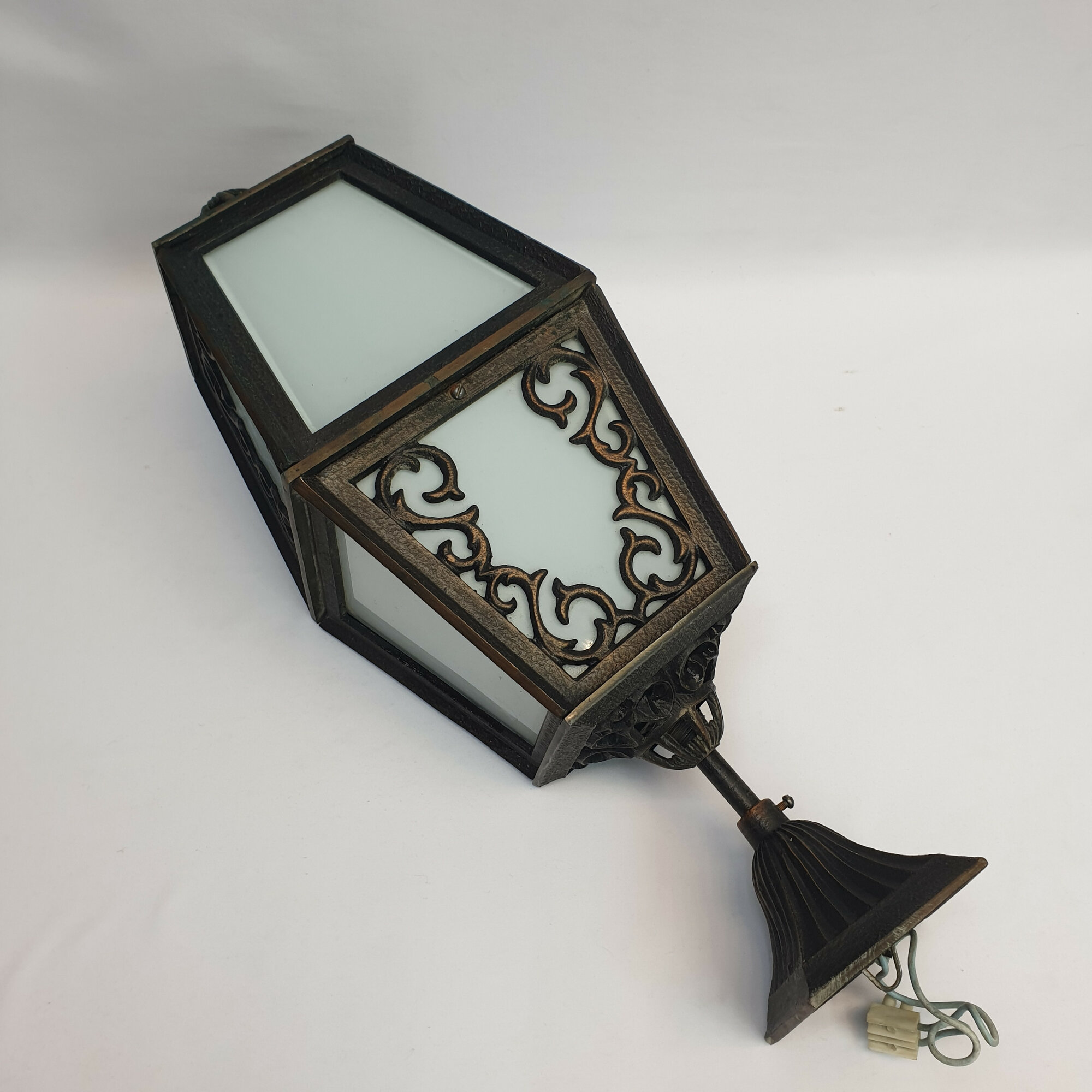 Винтажный фонарь высота 58 см, литье, стекло, СССР.