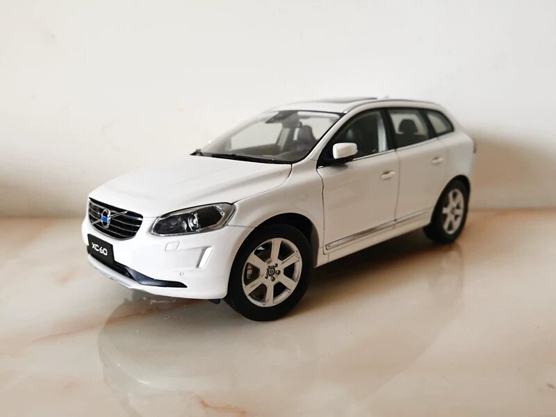 Вольво XC60 2015 модель 1:18 шкала сплав автомобильная модель Белый