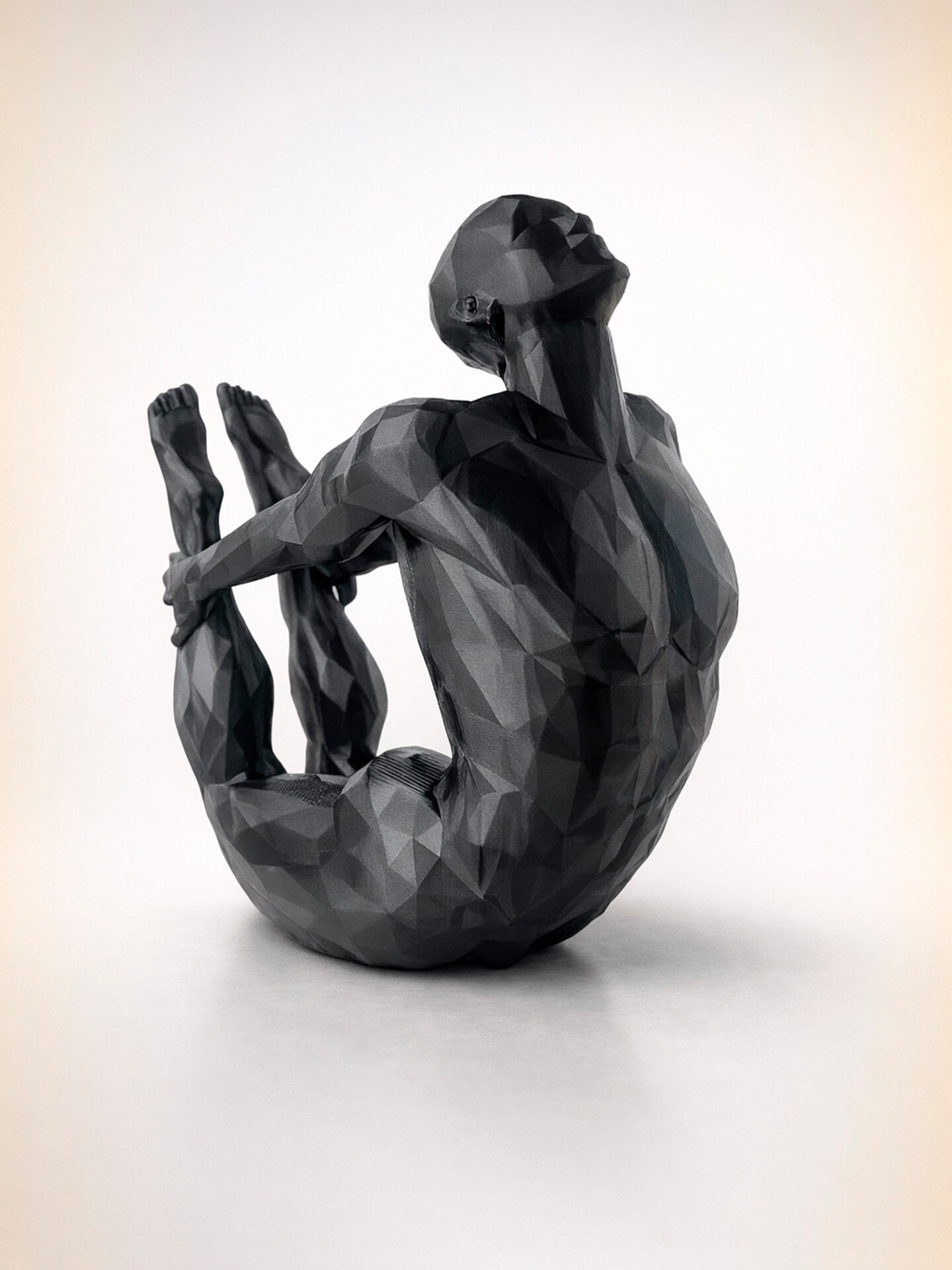 Статуэтка йога человек полигональная для интерьера 09