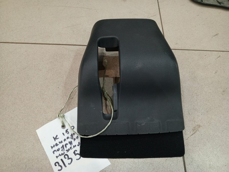 Кожух рулевой колонки нижний от Toyota Corolla E150 2006-2013
