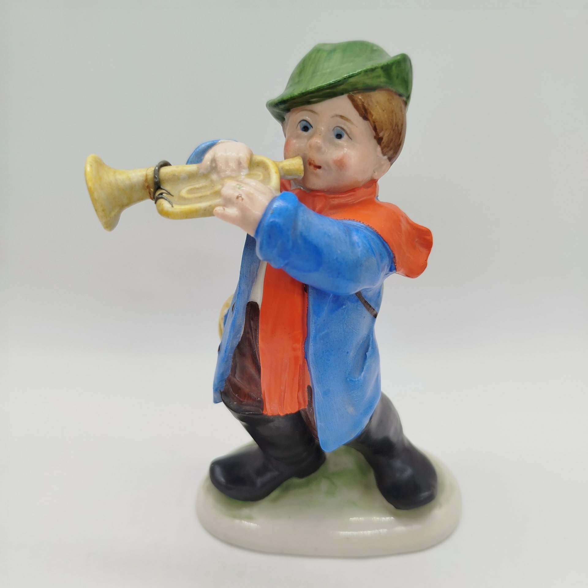Статуэтка "Мальчик с горном", фарфор, роспись, Германия, 1950-1970 гг.