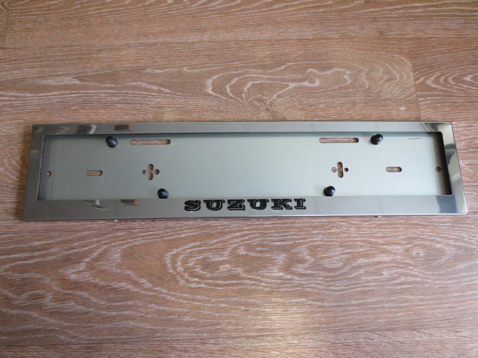 Рамка для номера (нержавеющая сталь, с надписью Suzuki), 1шт (5105)