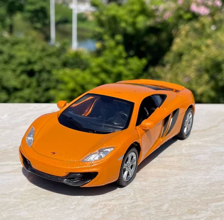Модель McLaren MP4-12C 1:32