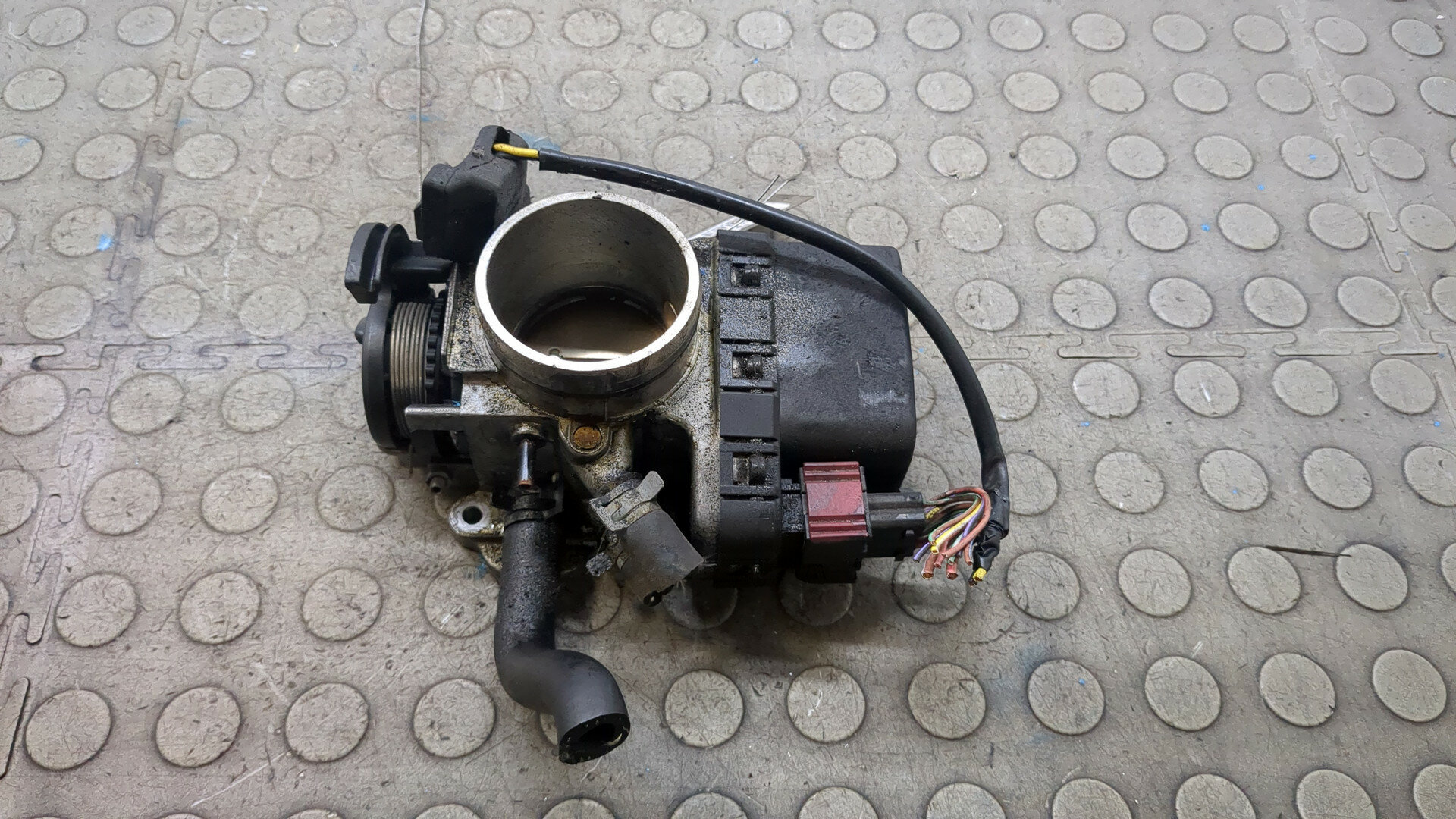 Заслонка дроссельная Saab 9-5 Б/У