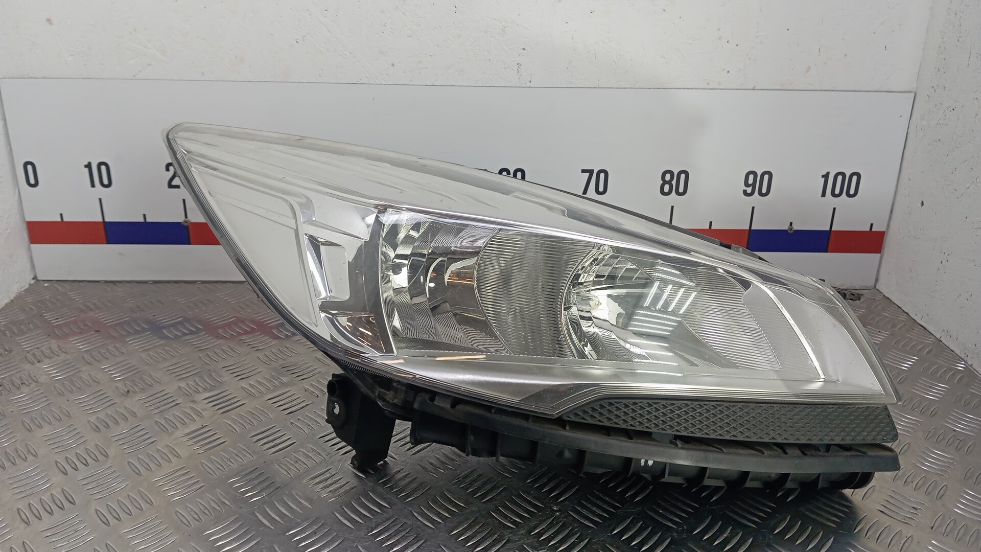 Фара правая FORD KUGA 2, Номер 0077R00HCR, 1808349, CV4413W029BE