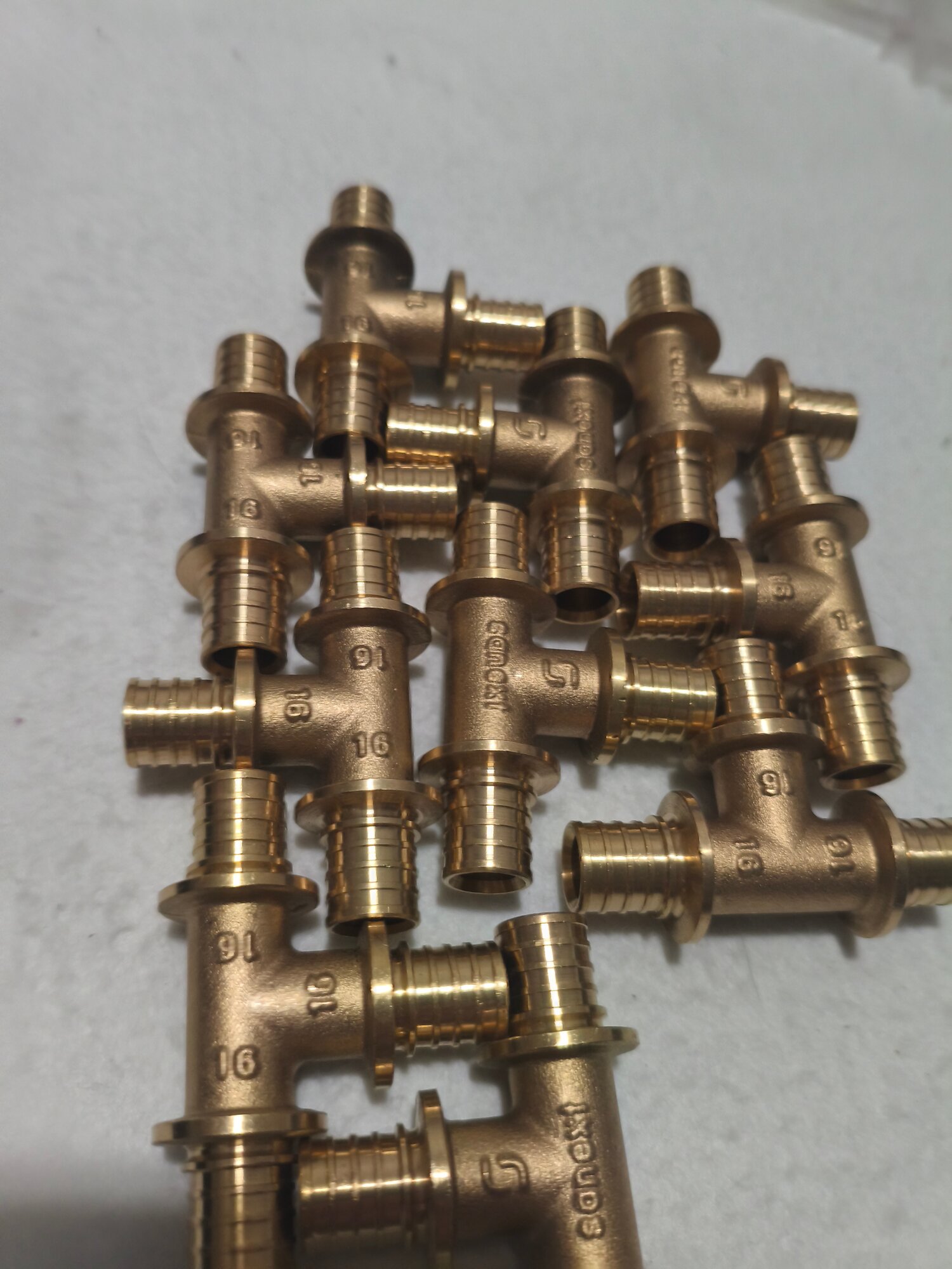 Тройник равнопроходной SANEXT - 16х16х16 4610 (для труб из сшитого полиэтилена) - 2 шт.