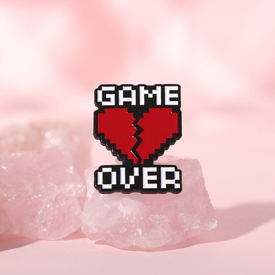 Значок Bag&You металлический с безопасной застежкой "GAME OVER"