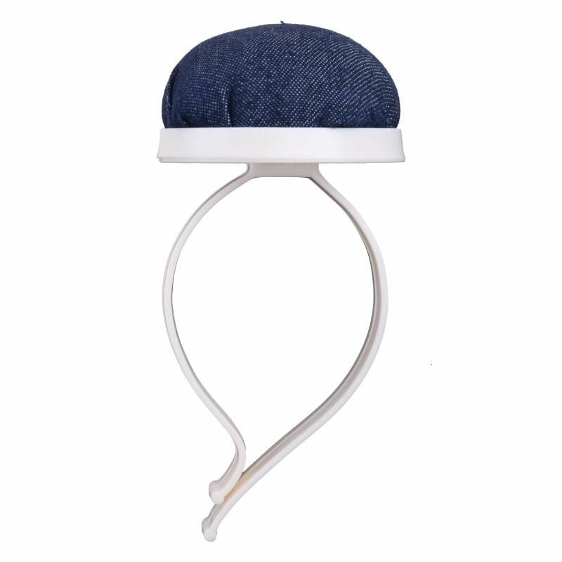 Браслет-игольница для вышивания