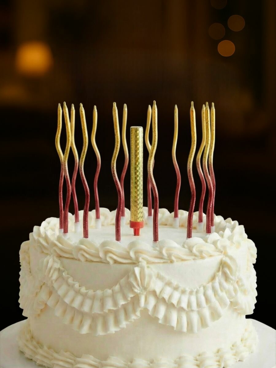 Набор витых свечей неоновые для торта красно-золотистый 15 см 12 штук