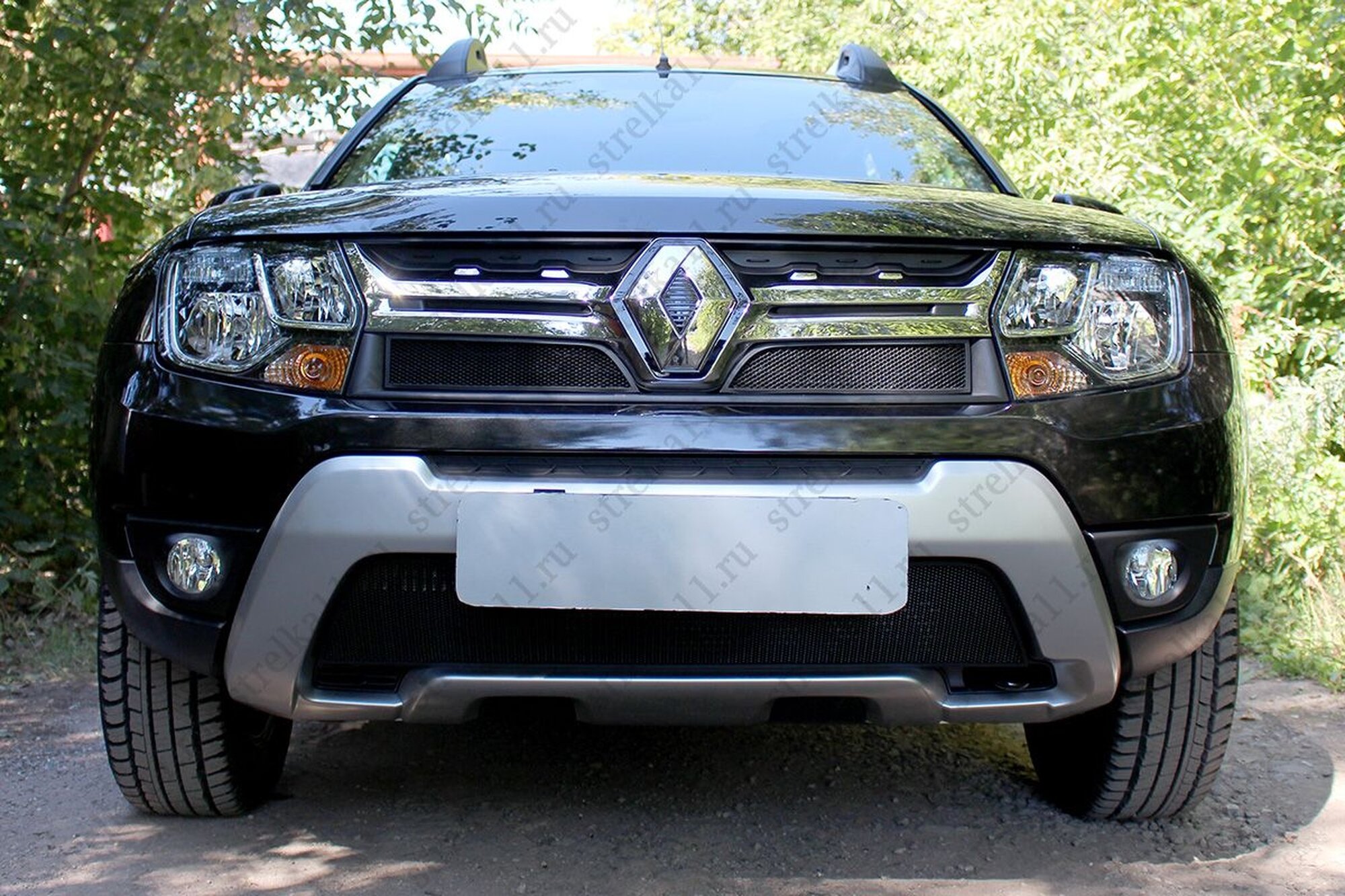 Защитная сетка радиатора с окантовкой и защелками для Renault Duster (I рестайлинг) 2015-, 3шт