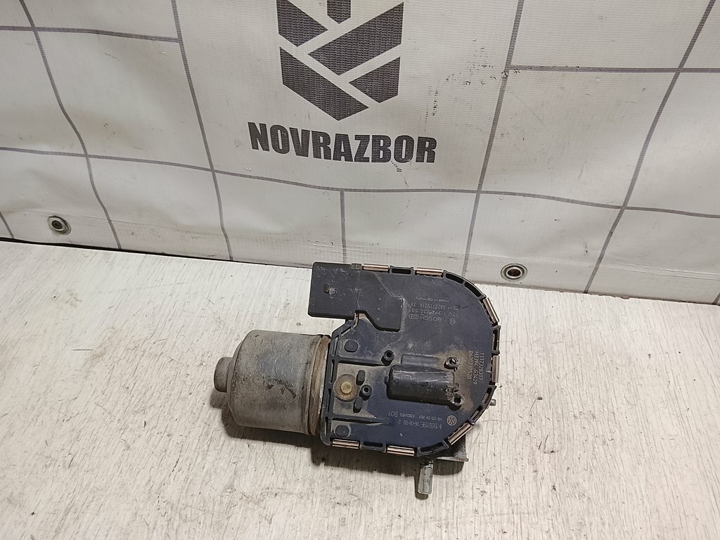 Моторчик стеклоочистителя передний VW Golf 5 Plus 05-14