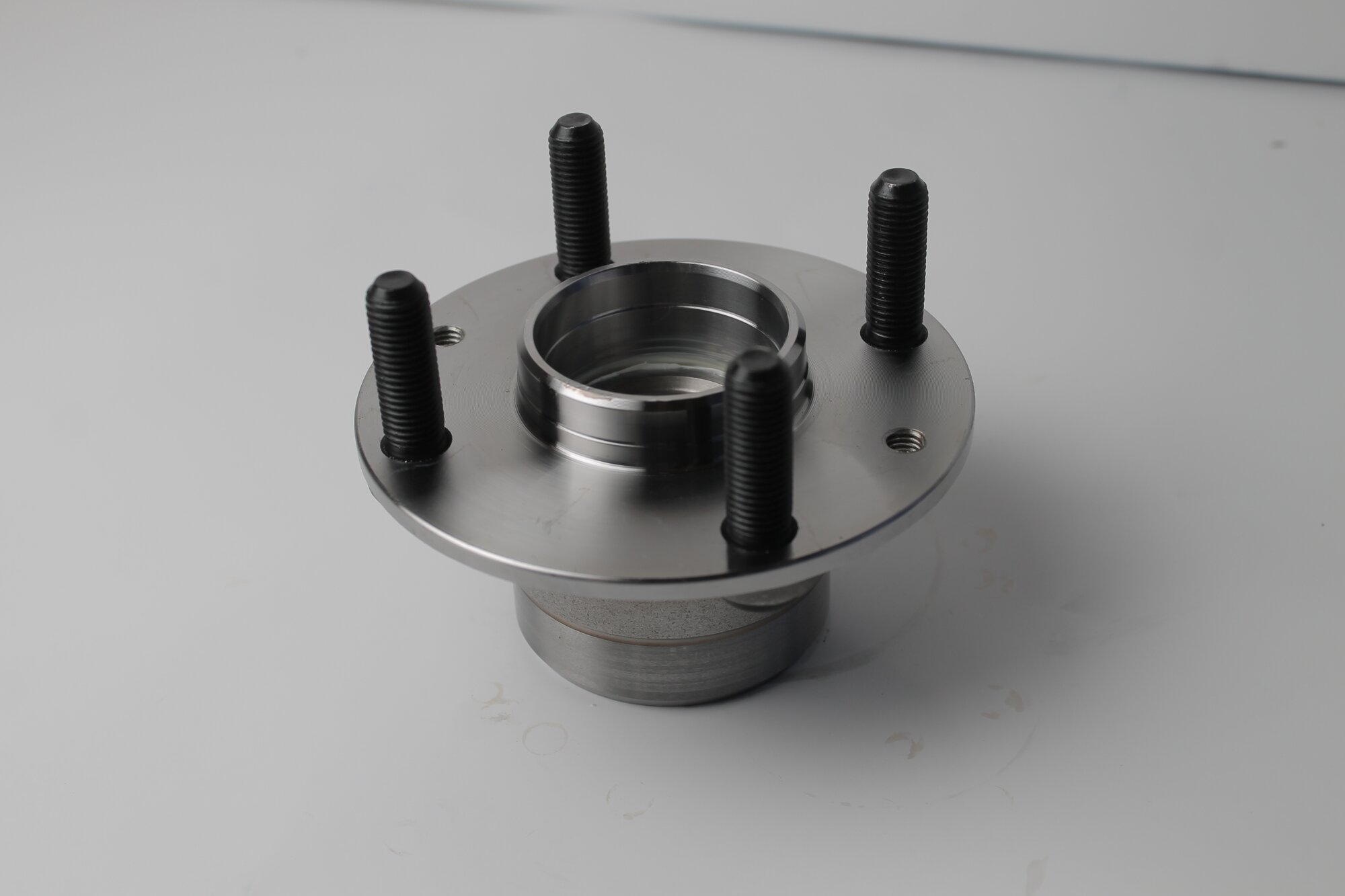 Ступица задняя в сборе KIA Shuma 1/2, Sephia (аналог SKF VKBA3279)