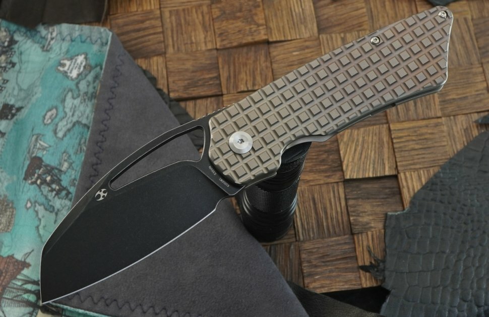 Складной нож Kansept Knives Goblin XL, сталь CPM S35VN, BW, рукоять титан с бронзовым анодированием/frag pattern