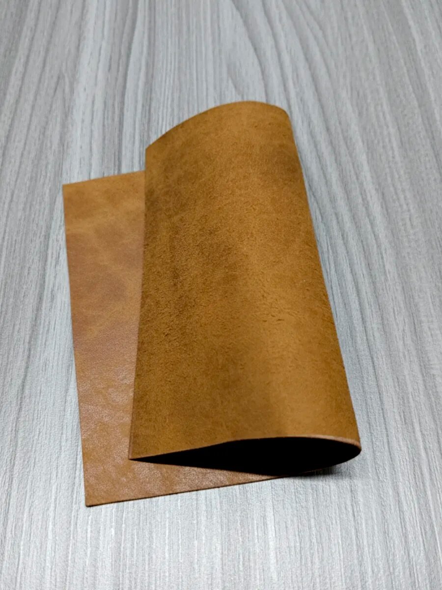 Натуральная свиная кожа. Отрез кожи 20×15 см. Тонкая коричневая кожа. — фото 1